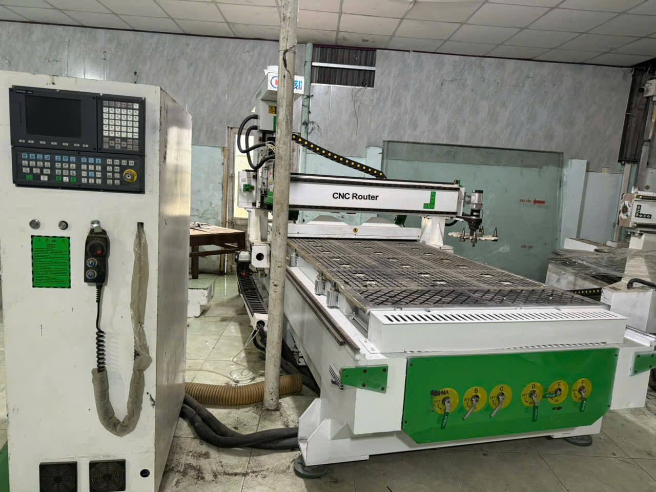 MÁY CẮT CNC 1 ĐẦU THAY 12 DAO TỰ ĐỘNG Ổ TRÒN - MÁY CHẾ BIẾN GỖ HỮU PHÁT